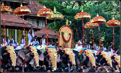 Thrissur Pooram (#1013873) - HD Wallpaper & Backgrounds Download