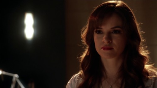 Caitlin - Caitlin Snow The Flash Season 2 (#1022970) - HD Wallpaper ...
