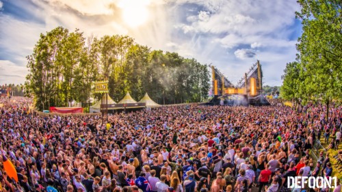 Defqon - 1 - Crowd (#1048219) - HD Wallpaper & Backgrounds Download