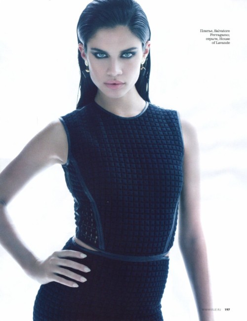 Sara Sampaio Elle Magazine May 2013 - Elle (#1220549) - HD Wallpaper ...