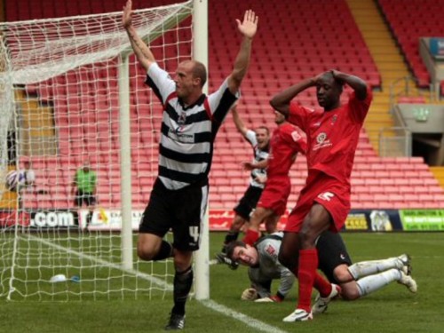 Kick Up A Soccer Ball (#1842618) - HD Wallpaper & Backgrounds Download