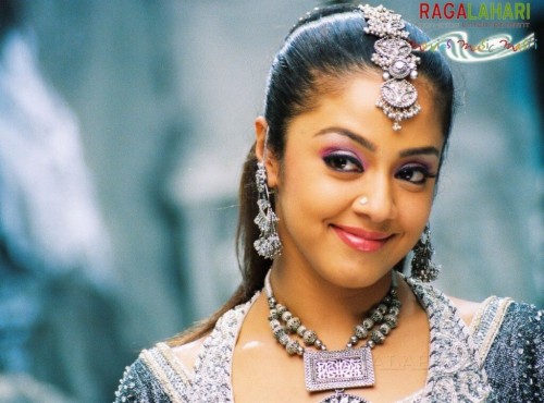 Jyothika (#1251587) - HD Wallpaper & Backgrounds Download