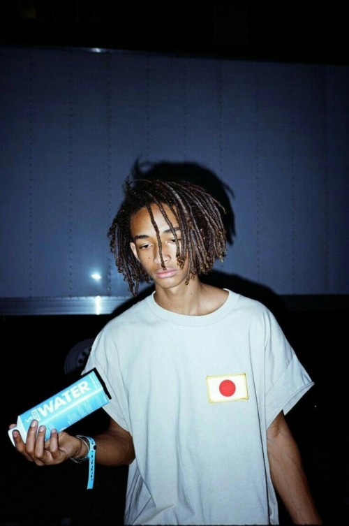 71 Images About 𝖏𝖆𝖉𝖊𝖓 𝖘𝖒𝖎𝖙𝖍 On We Heart It - Jaden Smith Blue ...