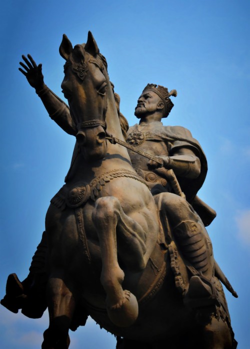 Statue Of Amir Timur (#2900738) - HD Wallpaper & Backgrounds Download