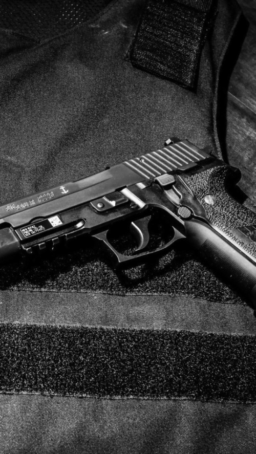 Gun Wallpapers For Iphone - Guns Wallpaper Hd (#1490123) - HD Wallpaper ...