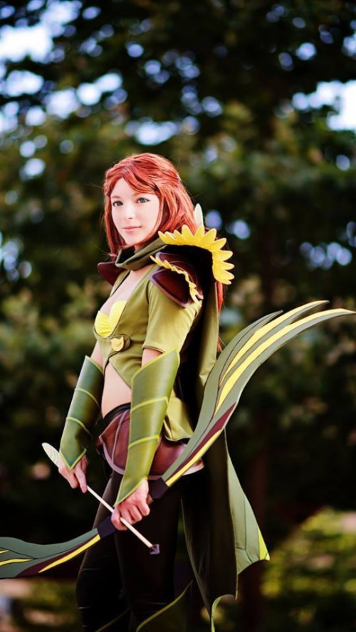 “epic Cosplay Of Windranger From Dota 2 Holding Lyralei's - Dota ...