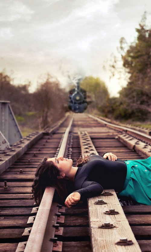 Girl On Train Tracks (#1740901) - HD Wallpaper & Backgrounds Download