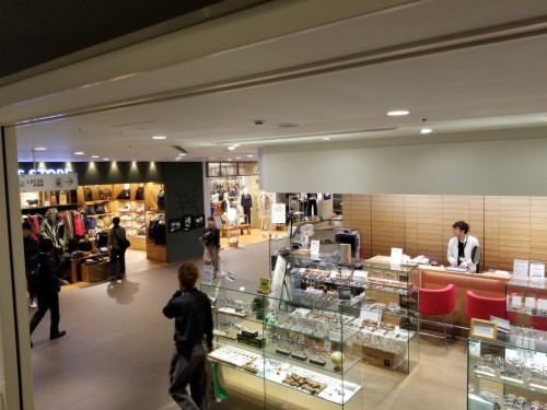 Outlet Store (#1840140) - HD Wallpaper & Backgrounds Download