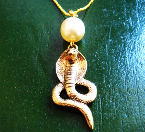 Fake - Ichadhari Snake (#2188643) - HD Wallpaper & Backgrounds Download