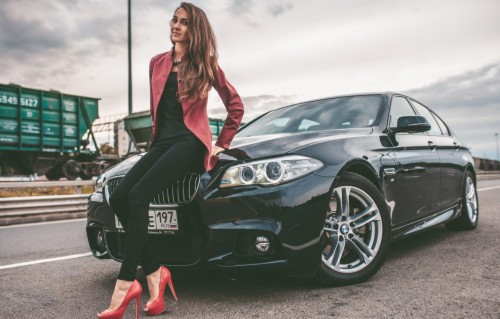Photo Wallpaper Auto, Look, Girls, Bmw, Leaning On - Car Girl Wallpaper ...