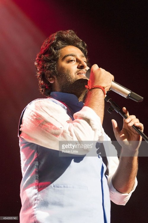 Arijit Singh Performs At Indigo2 In London Pictures - Arijit Singh ...