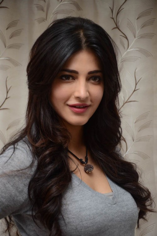 Shruti Hassan Puli Stills 613094 Hd Wallpaper And Backgrounds Download