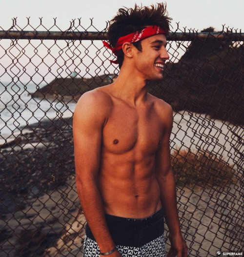 Cam1 - Cameron Dallas 2017 Shirtless (#283402) - HD Wallpaper ...