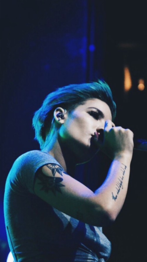 Halsey Photo - Halsey Pink Photoshoot (#300462) - HD Wallpaper ...