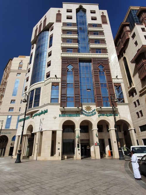 Commercial Building (#2446337) - HD Wallpaper & Backgrounds Download