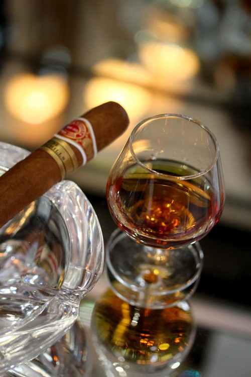Cigar And Whiskey Gun (#1504387) - HD Wallpaper & Backgrounds Download
