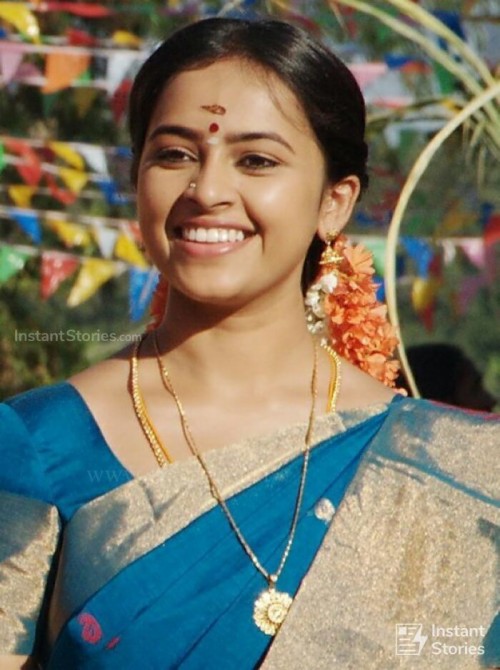 Sri Divya Hot Back (#2607806) - HD Wallpaper & Backgrounds Download