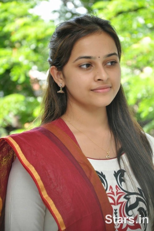 Vellaikaara Durai Sri Divya (#2609584) - HD Wallpaper & Backgrounds ...