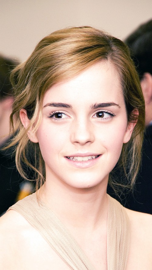 Emma Watson As Hermione Granger, Sitting On The Floor, - Harry Potter Cute Emma Watson (#3195911 ...