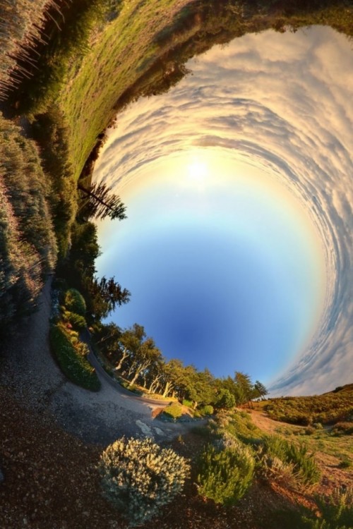 Look At While Rolling (#3231619) - HD Wallpaper & Backgrounds Download