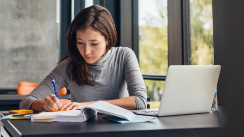 Ielts Student (#2140785) - HD Wallpaper & Backgrounds Download