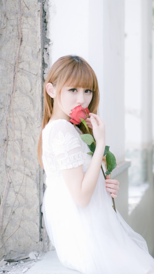 Rose - Girl With Rose In Hand (#573897) - HD Wallpaper & Backgrounds ...
