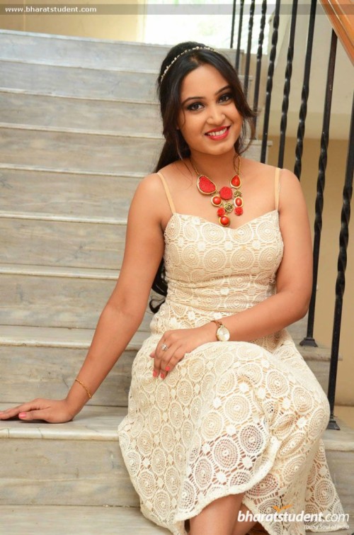 Amulya - Actres Amulya (#595716) - HD Wallpaper & Backgrounds Download