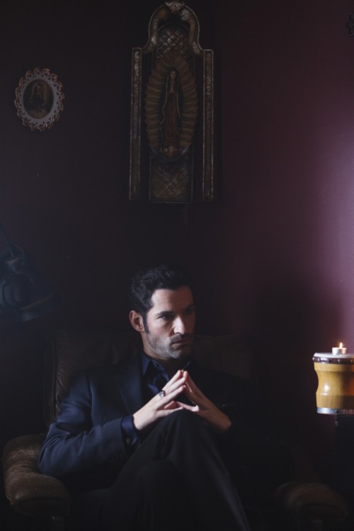 Tom Ellis Lucifer Wallpaper - Lucifer Morningstar Black Suit (#597208 ...