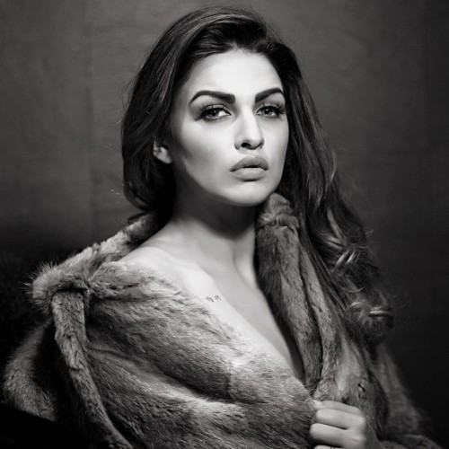 Himanshi Khurana Hd Wallpaper Himanshi Khurana Hot Sexy 673440 Hd Wallpaper And Backgrounds 
