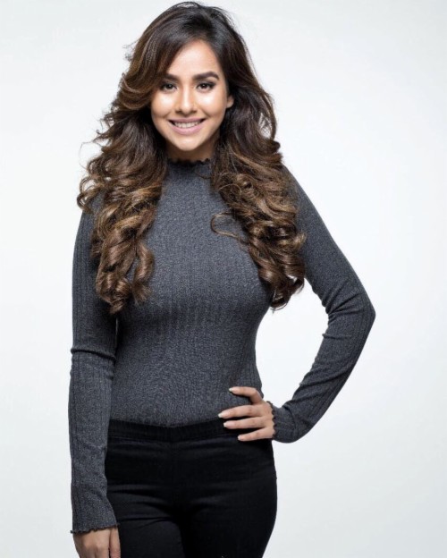 Soundarya Sharma - Photo Shoot (#1804827) - HD Wallpaper & Backgrounds ...