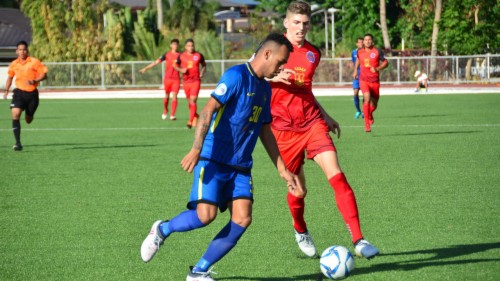 Kick Up A Soccer Ball (#2464469) - HD Wallpaper & Backgrounds Download