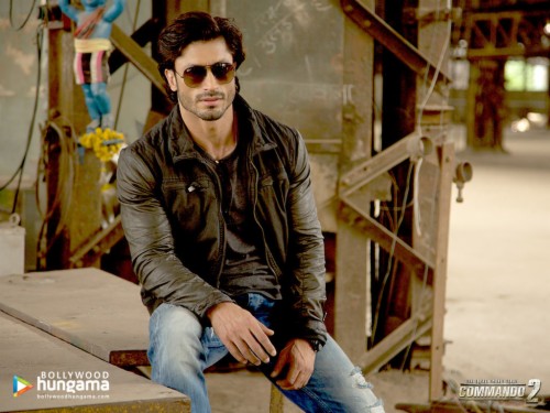 Hero Ke Wallpaper - Commando 2 Movie (#708063) - HD Wallpaper ...