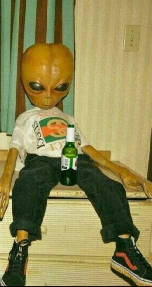 Gucci Alien (#860663) - HD Wallpaper & Backgrounds Download